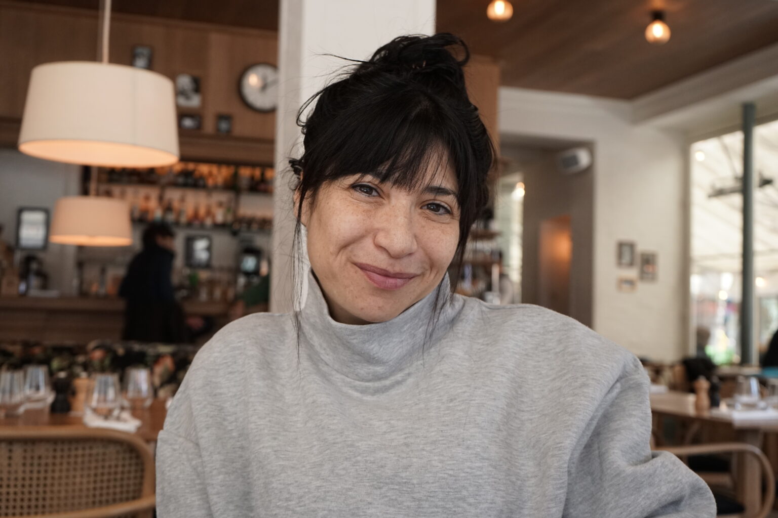 L’écrivaine Sarah Barukh milite contre les violences conjugales depuis ...